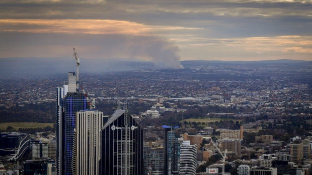 Smoke from Coolaroo fire could cause long-term health problems, expert ...
