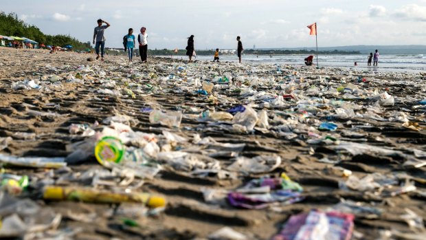 Bali plastic pollution: 'Garbage emergency' declared as beaches covered ...