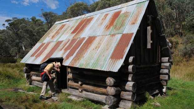 Hiking in Alpine National Park, Victoria: Huts, hills and huffs