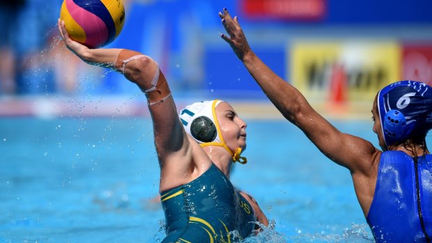 World Aquatics Championship: Aussie Stingers in semis after tight win