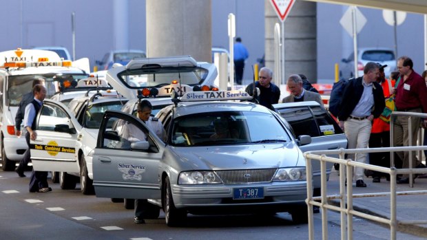 Uber airport pick-up: Sydney Airport allowing UberX or UberBlack car ...