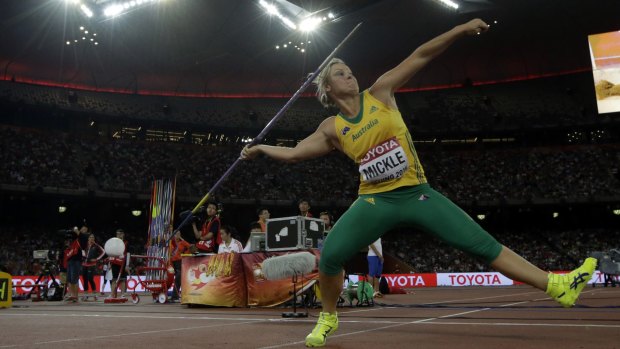 World Championships 2015: Kim Mickle out of javelin due to shoulder ...