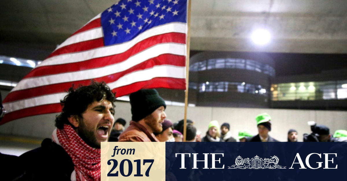 US airport protests against Muslim migrant ban