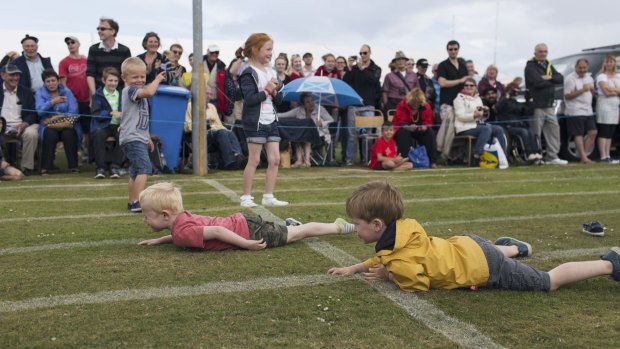 Schools spend hundreds on timing childrens' races to calm combative parents