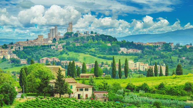 San Gimignano, Tuscany: The highlights of this region can all be found ...