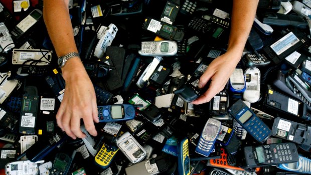 Australians hoarding 23 million unused mobile phones