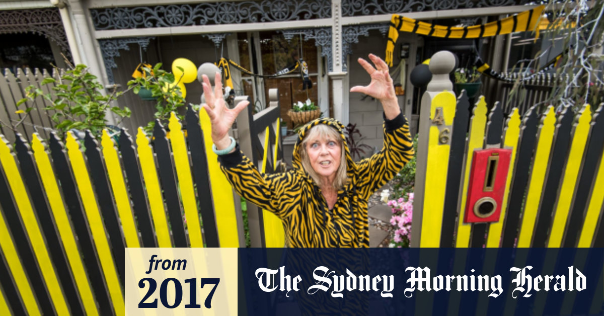 Footy fever rising in Melbourne