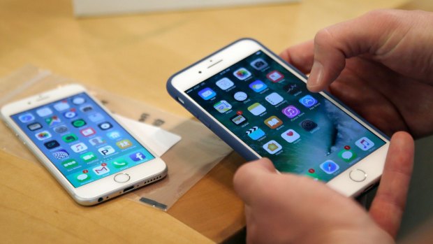 Australians hoarding 23 million unused mobile phones