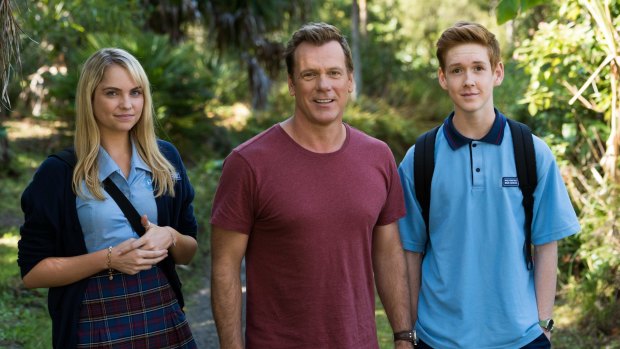 Erik Thomson is not Dave Rafter in Seven's new family drama '800 Words'