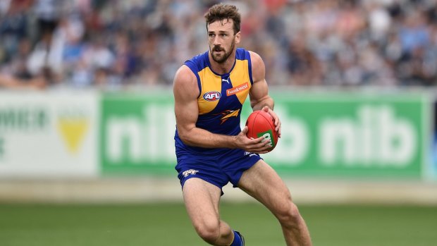 Eric Mackenzie set for another year with the Eagles