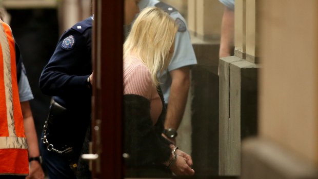 'Femme fatale' Robyn Lindholm gets 25 years in jail for former lover's ...