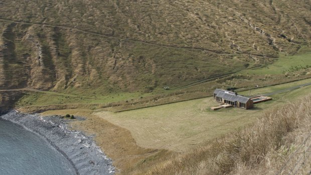 Scrubby Bay luxury beach house, Annandale Farm, New Zealand ...
