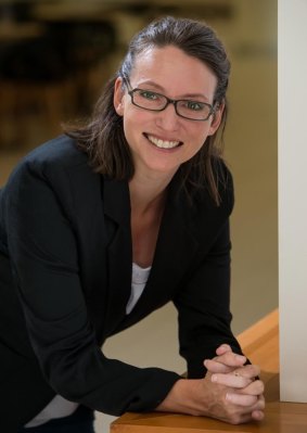 What it's like to live as a one-armed woman in a two-armed world