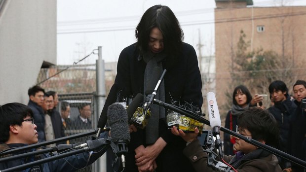 'I kneeled before her': flight attendant reveals full extent of 'nut rage'