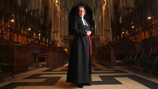 Church of England allows women to become bishops