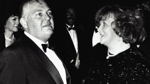 Alan Bond death: no state funeral as first wife Eileen arrives in Perth