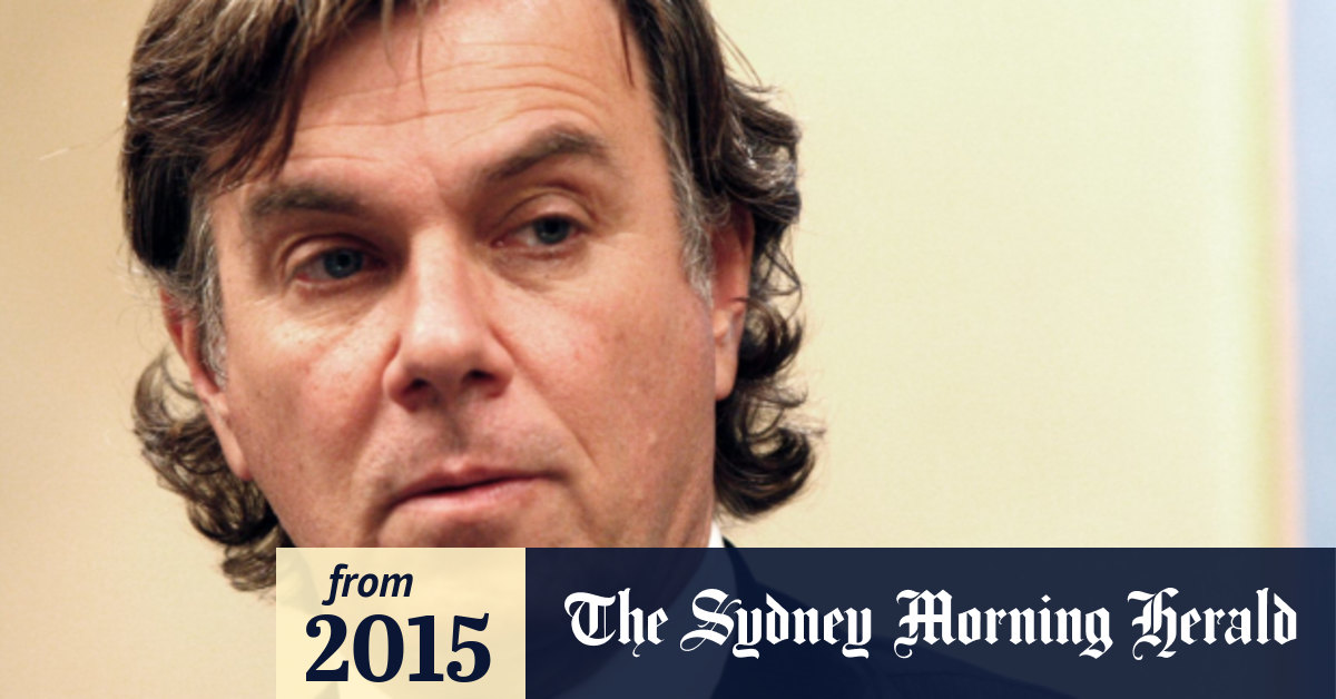 Westfield's Peter Lowy to stay with group