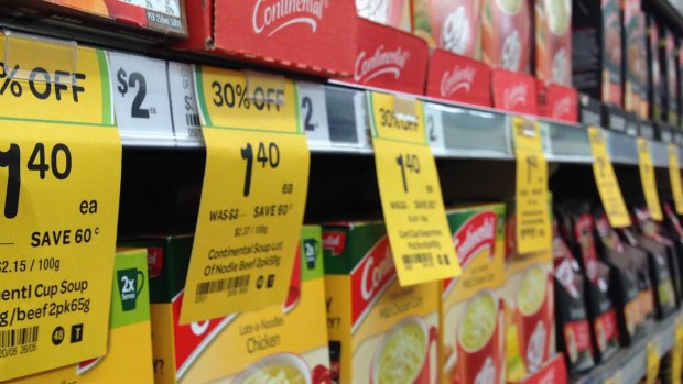 Woolworths still in talks with Qantas as rewards are rejigged