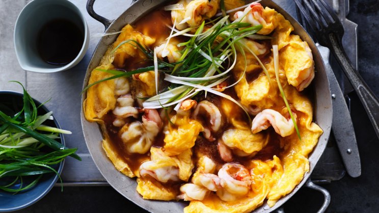 how to cook egg omelette with prawns