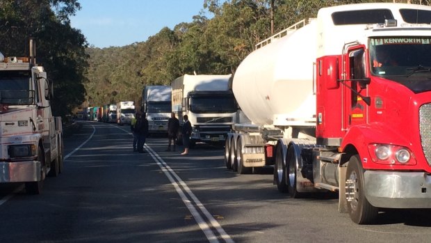 Two dead in crash between car and truck on Pacific Highway near Kempsey