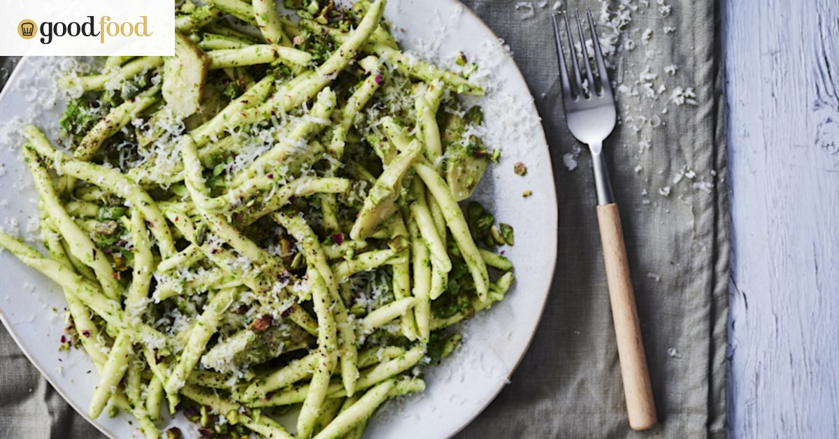 Super green pantry pasta
