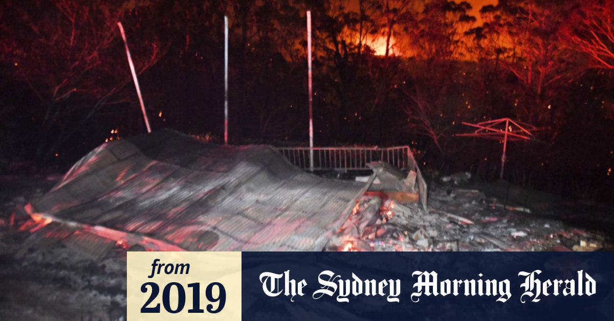 Homes destroyed in Blue Mountains bushfire