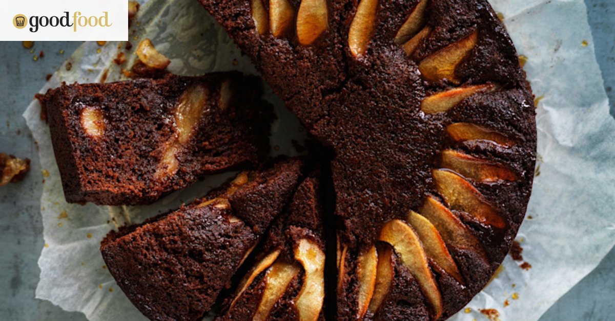 Pear cake with rye and ginger