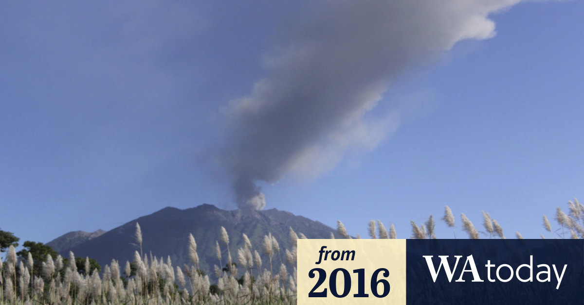 Bali ash cloud: Flights resume after volcanic ash lifts