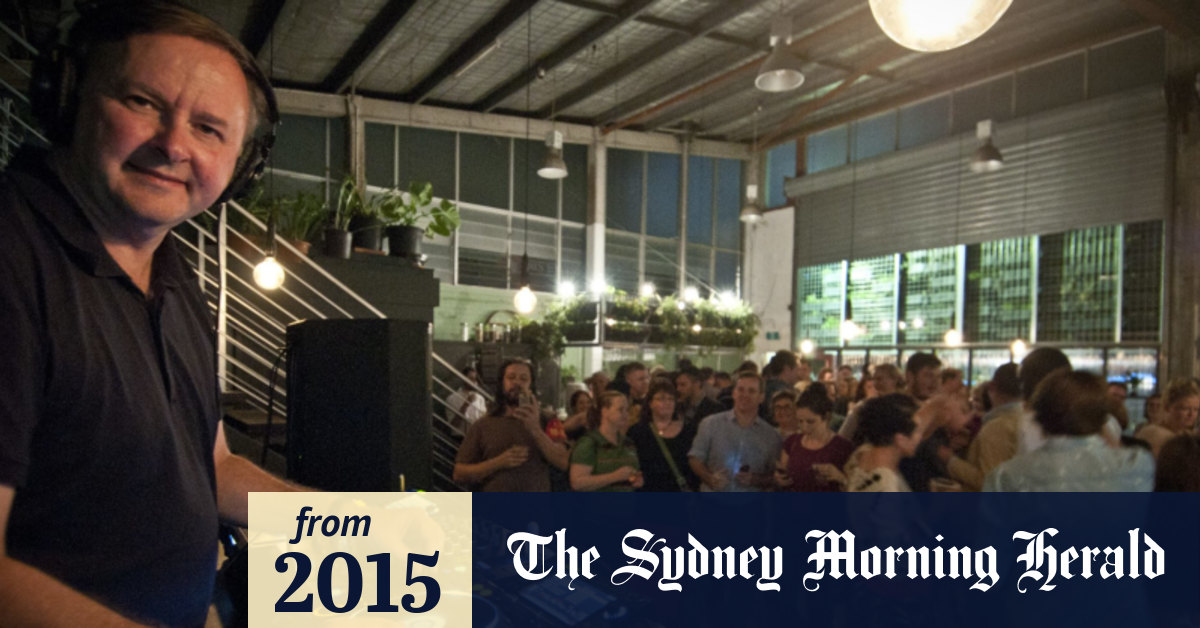 DJ Albo: Anthony Albanese spins the discs in Brisbane