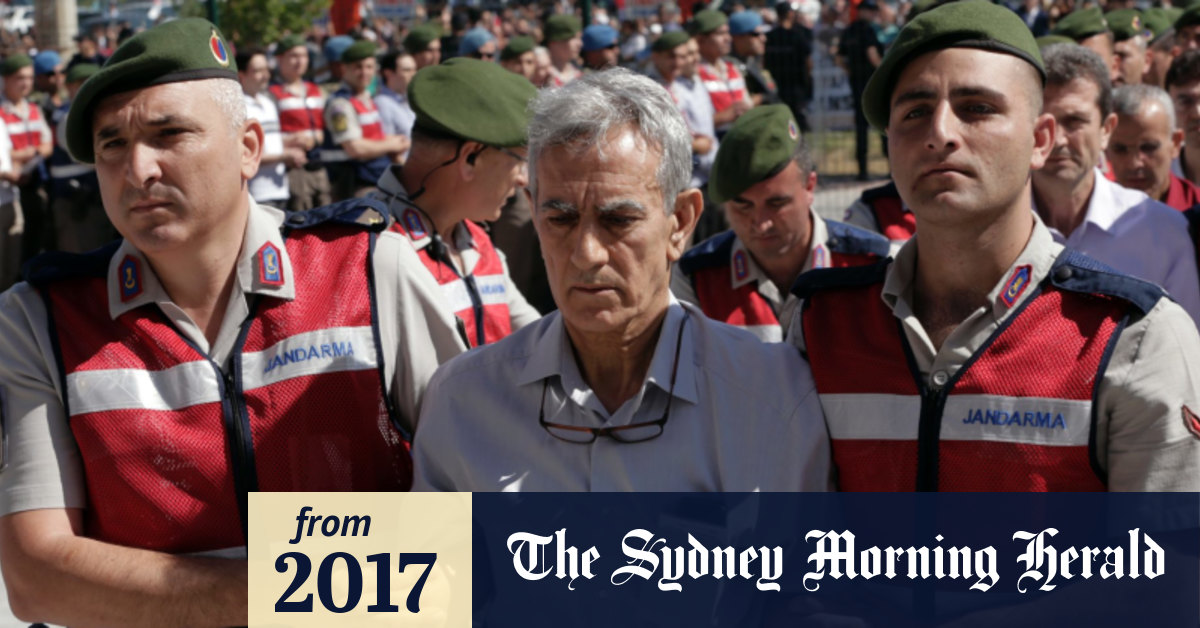 Turkey failed coup: Hundreds appear in court