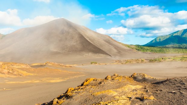 Mount Yasur, Tanna Island, Vanuatu: The volcano you need to ask gods ...