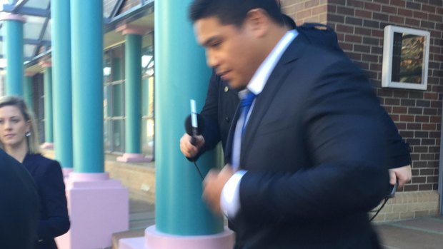 Bulldogs player David Minute made prank calls to female coach