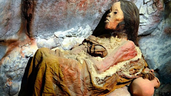 Ten dead bodies that are tourist attractions: Famous embalmed bodies on ...