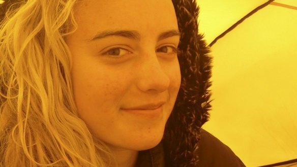 Queensland teen Alyssa Azar becomes youngest Australian to climb Everest