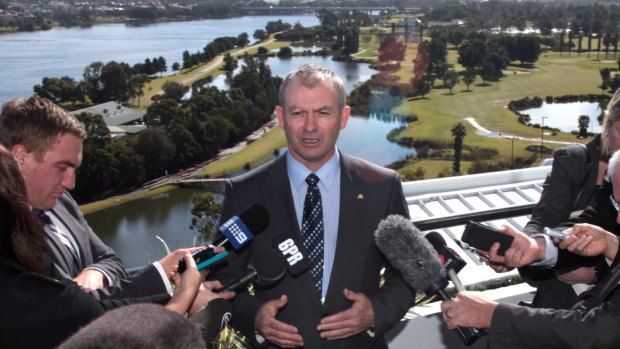 WA Health Minister Kim Hames pushes to legalise medicinal marijuana