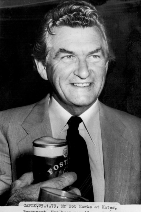 Former prime minister Bob Hawke launches Hawke's Brewing Co beer