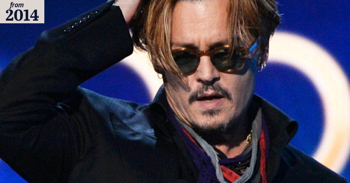 'Drunk' Johnny Depp gives bizarre speech at Hollywood Film Awards
