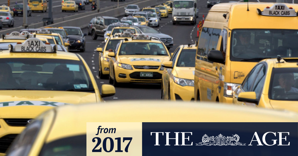 'Desperate times': Taxi convoy heads to Bendigo for more protests