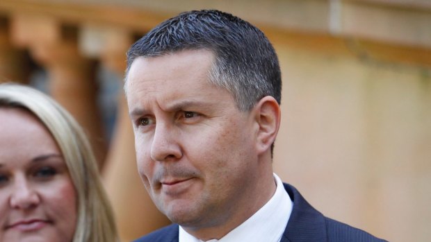 Government and Labor to meet on renewable energy target