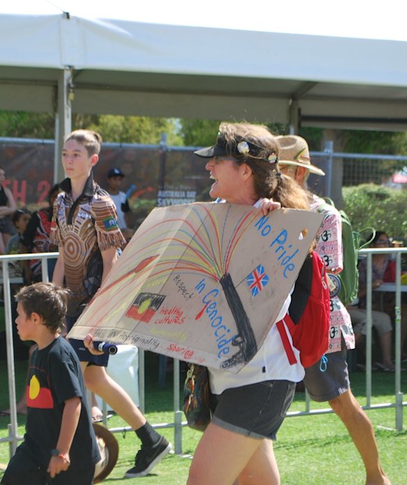 Australia Day 2016: hundreds march along Perth foreshore in Aboriginal ...