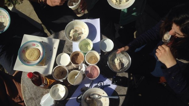 Skoop melts Freo hearts with response to mock 'complaint' about ice-cream