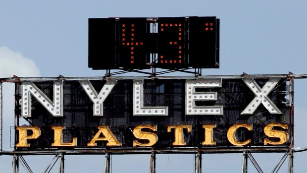 After years of darkness, iconic Nylex clock will be re-lit in $600 ...