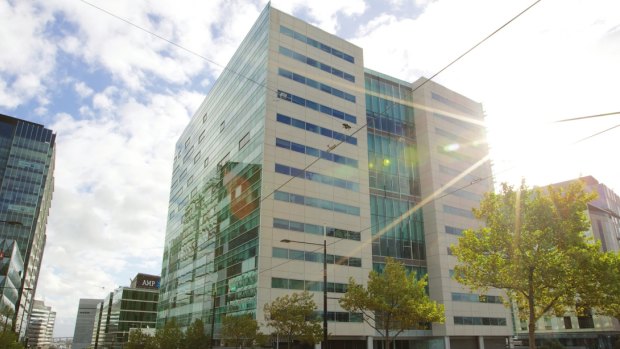 Metro takes more space in Collins Street