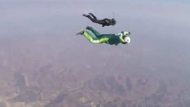 skydiving without parachute record