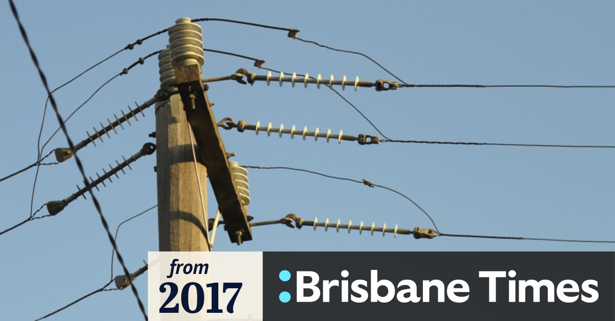 Man dies after helicopter crashes into power lines in Qld