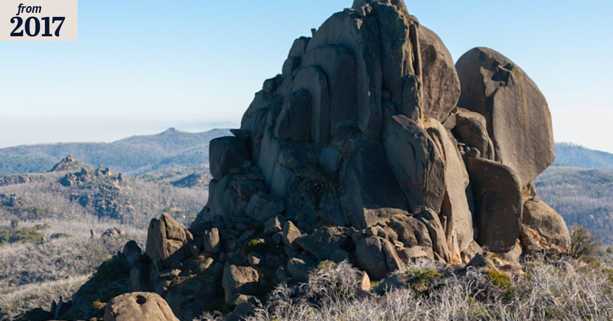 Fall traps woman hiker between boulders on Mt Buffalo
