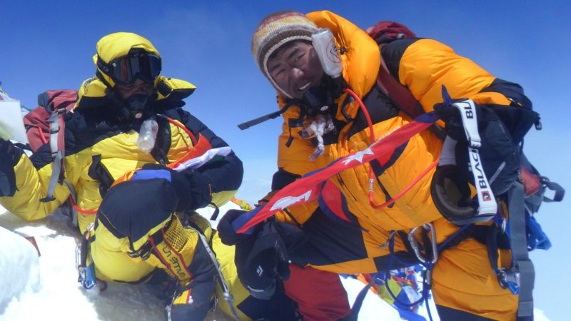 Reclaiming dead climbers from Everest is an expensive, gruesome and ...