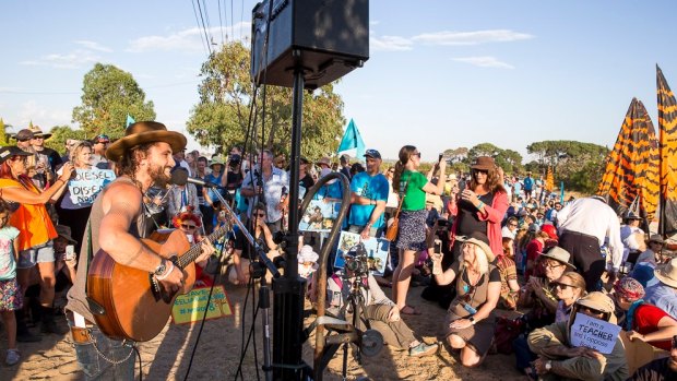 Roe hate: John Butler performs at Roe 8 protest
