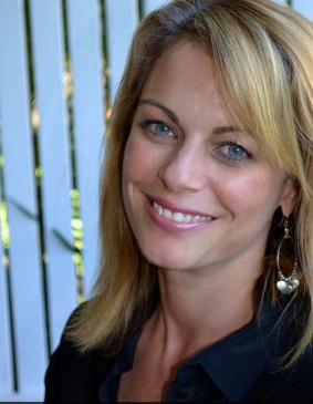 Sunrise reporter steals kiss from Johnny Depp