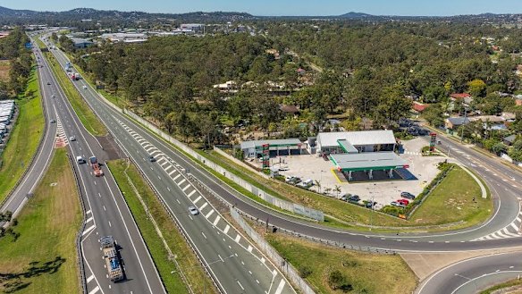 Logan Motorway toll to be charged until 2051, not 2018: State Government
